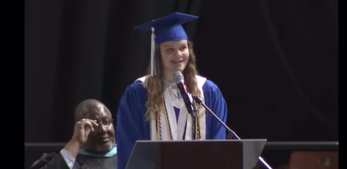 Valedictorian Goes Viral for Declaring the Love of Jesus to Her Classmates
